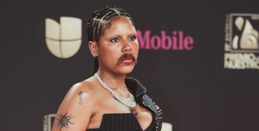 El mensaje detrás del viral look de Tokischa en Premios Lo Nuestro