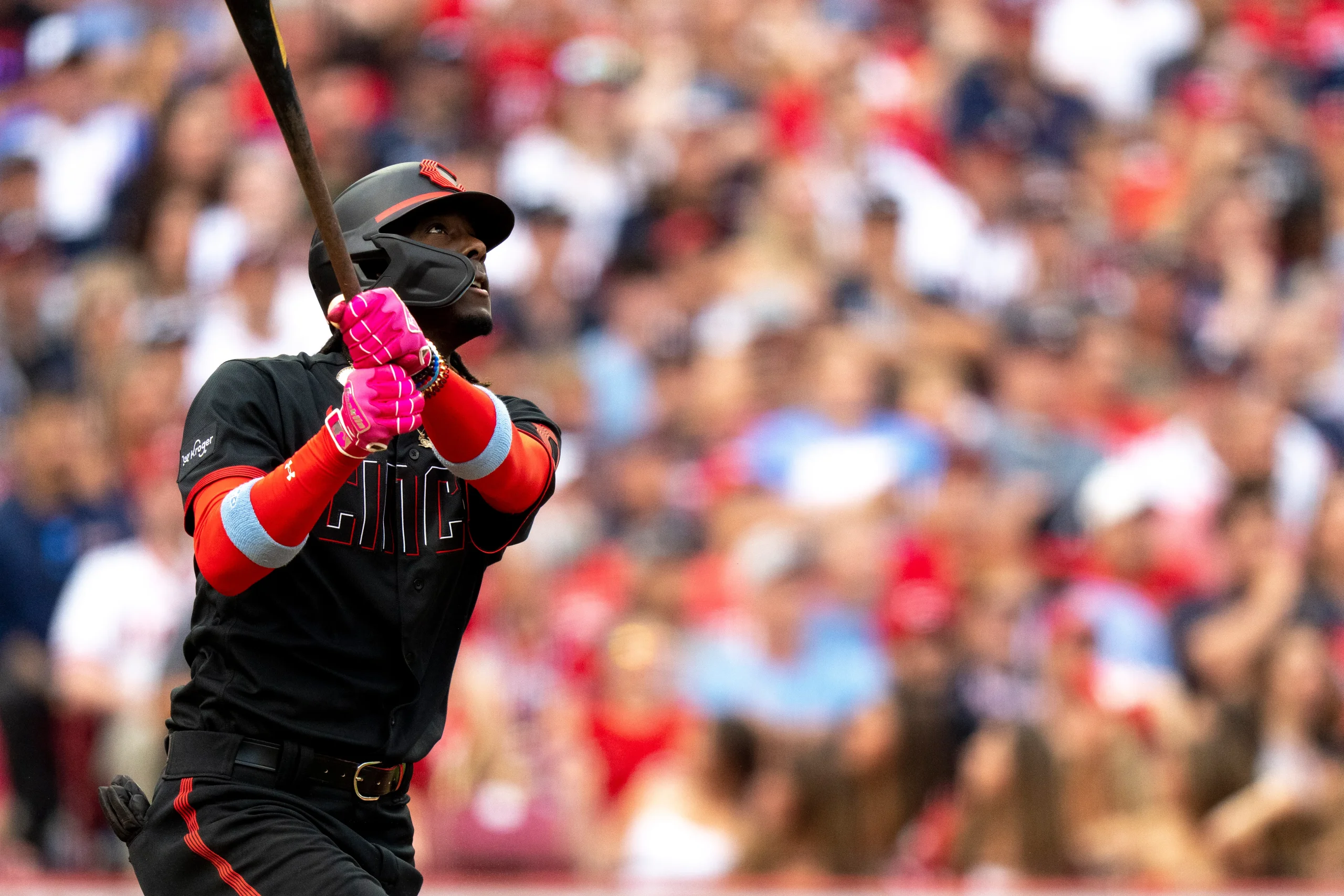 Elly de la Cruz completa el primer ciclo para los Rojos desde 1989