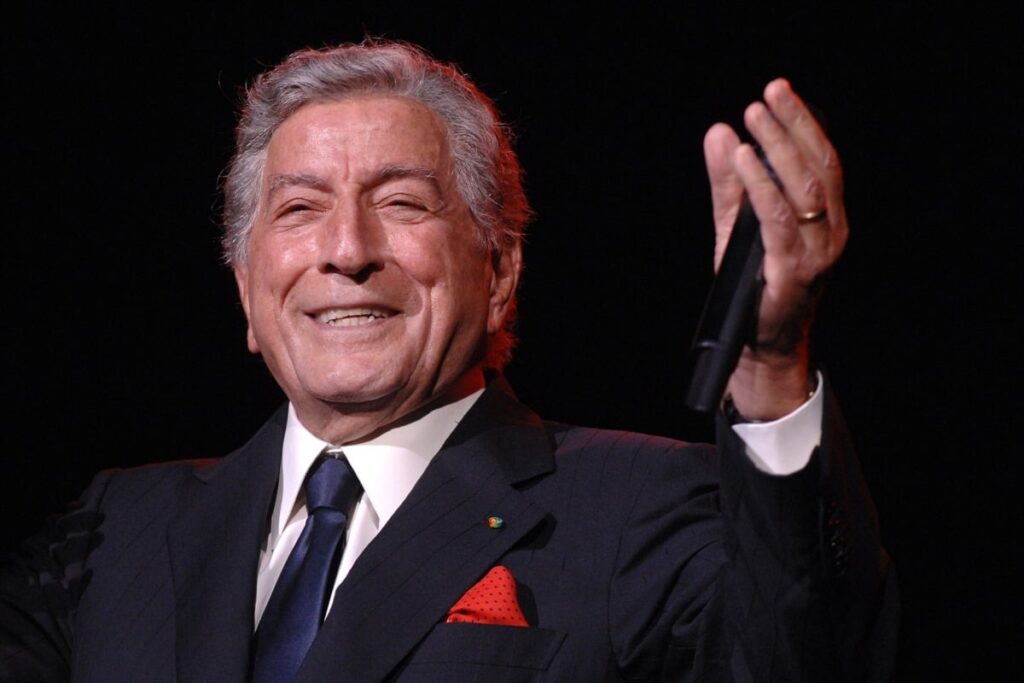 Muere Tony Bennett, voz ícono de la música de salón del siglo XX