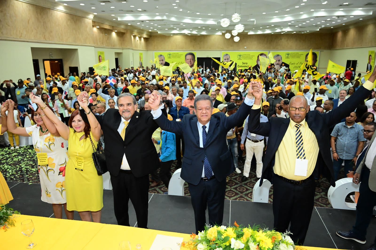 PQDC firma alianza con el partido Fuerza del Pueblo