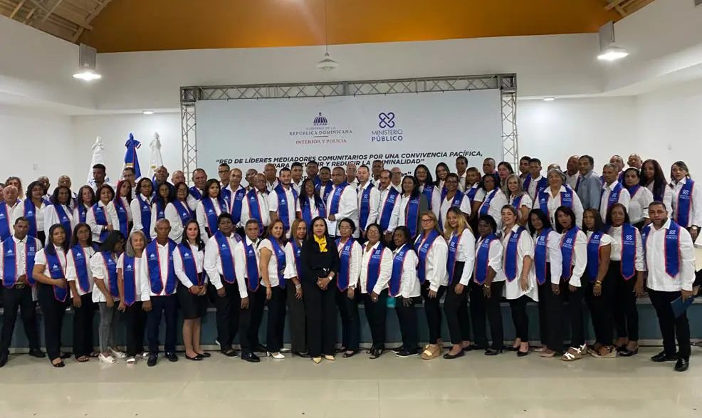 Gradúan 142 líderes comunitarios en mediación de conflictos