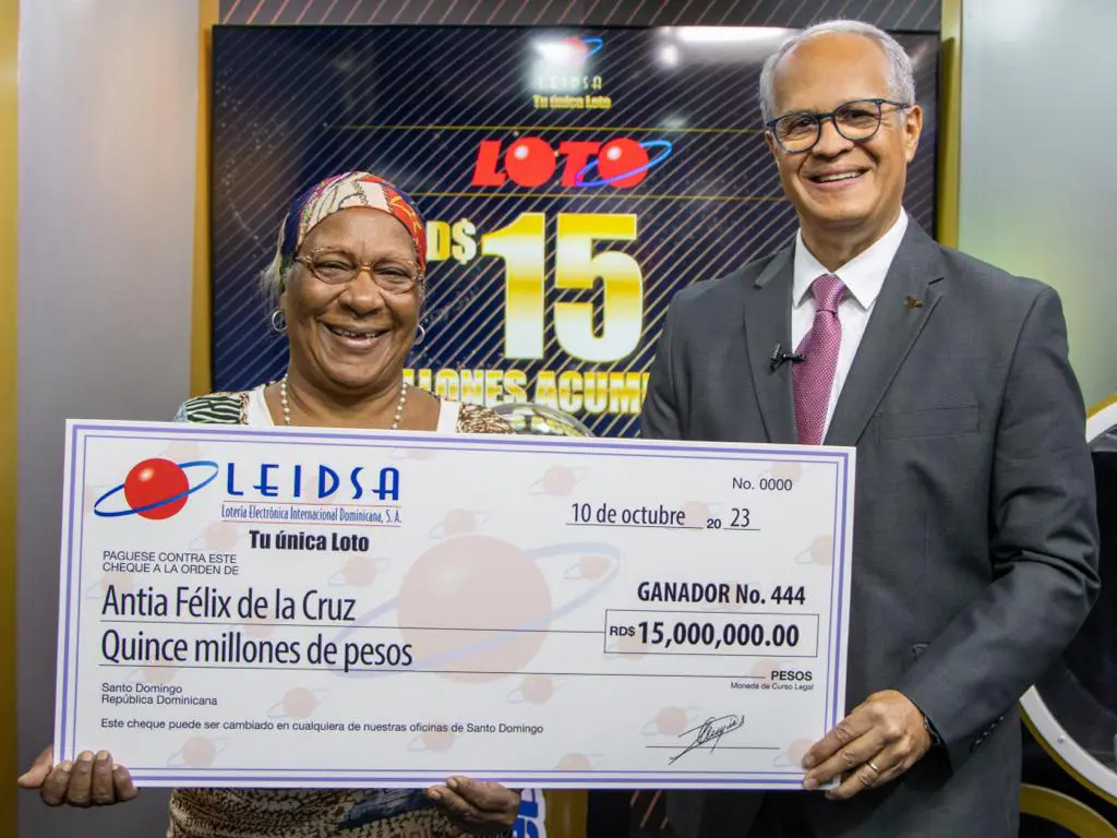 Leidsa entrega 15 millones a la ganadora 444 del Loto