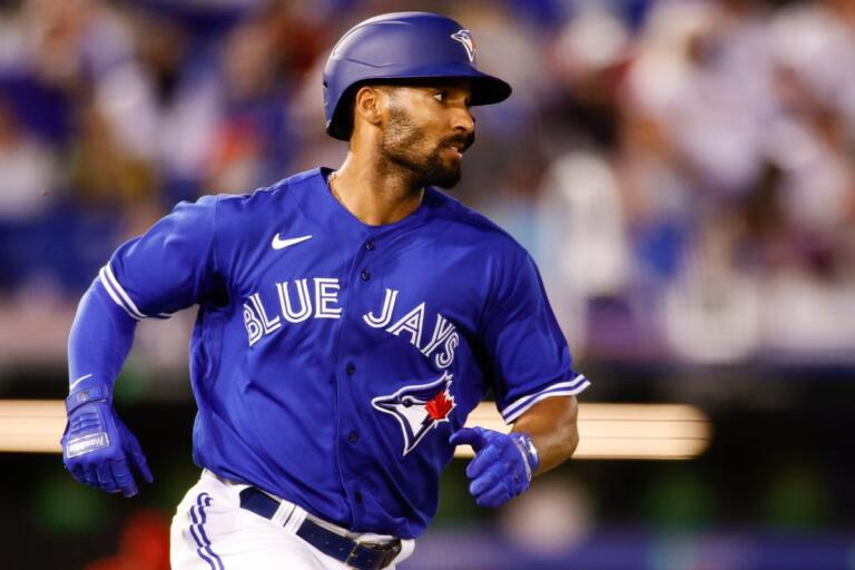 Marcus Semien de los Rangers gana Premio Heart & Hustle