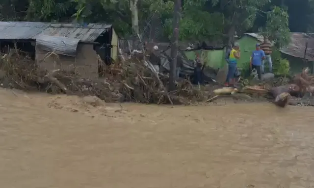 Más de 16 comunidades incomunicada por fuerte lluvias en Azua