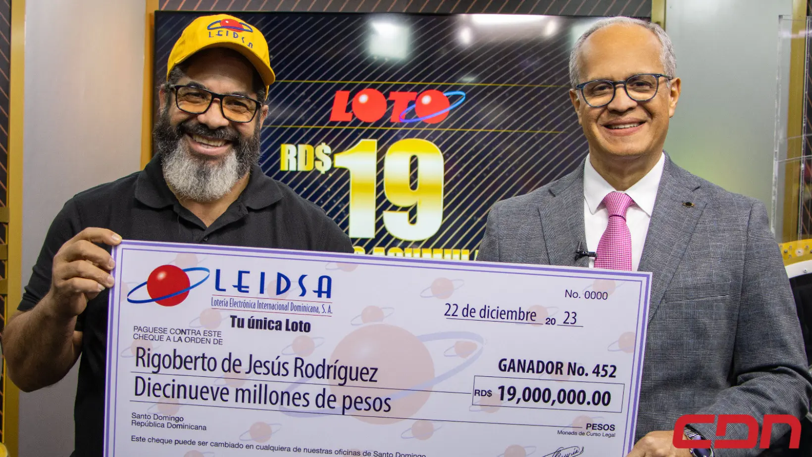 Leidsa entrega RD$19 millones a operador de equipos pesados
