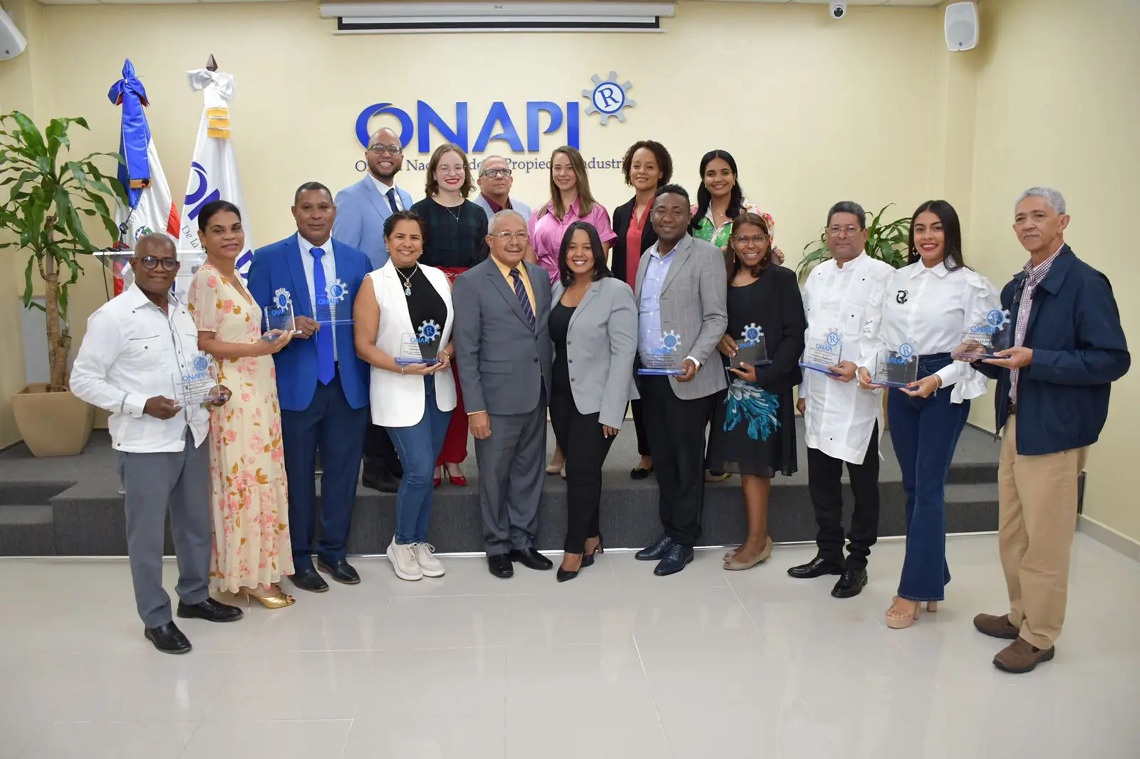 Onapi lanza revista para promover el arte y la cultura