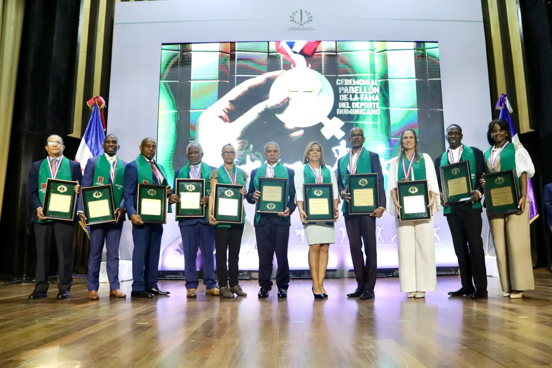 12 deportistas son elevados a la inmortalidad del deporte de R.D