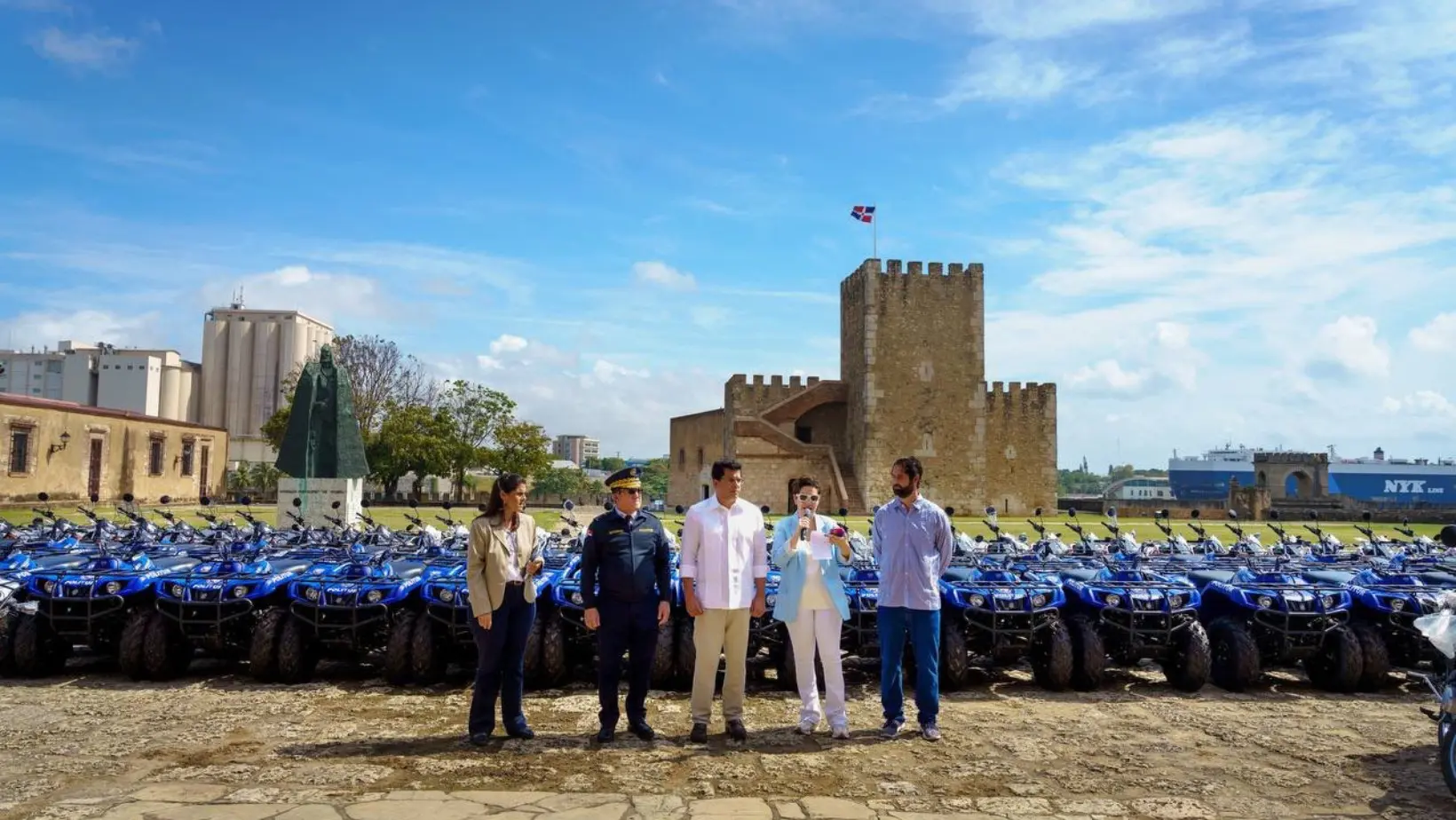 Turismo entrega vehículos valorados en RD$ 180 millones a Politur