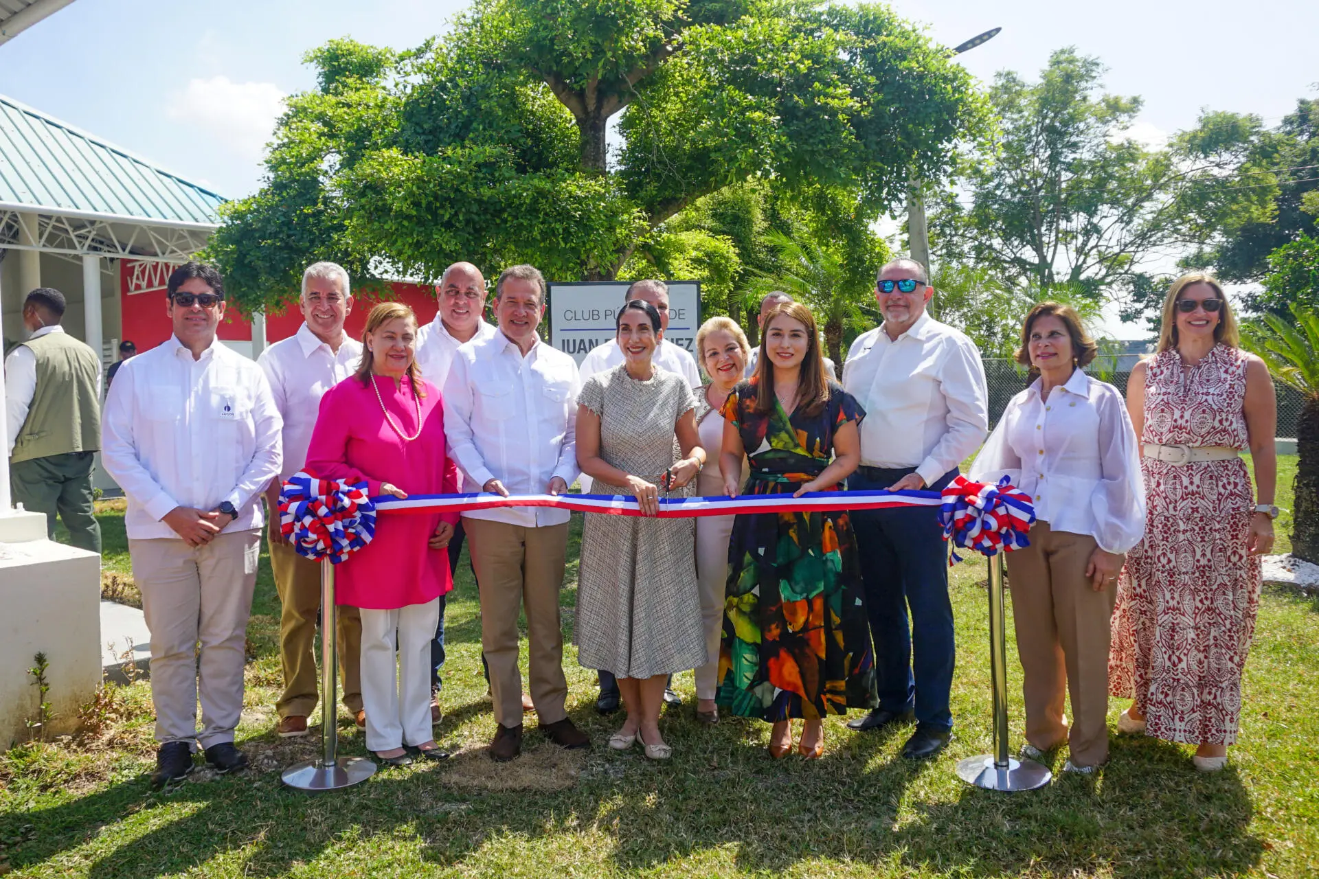 Primera dama y MICM inauguran de Club en La Vega