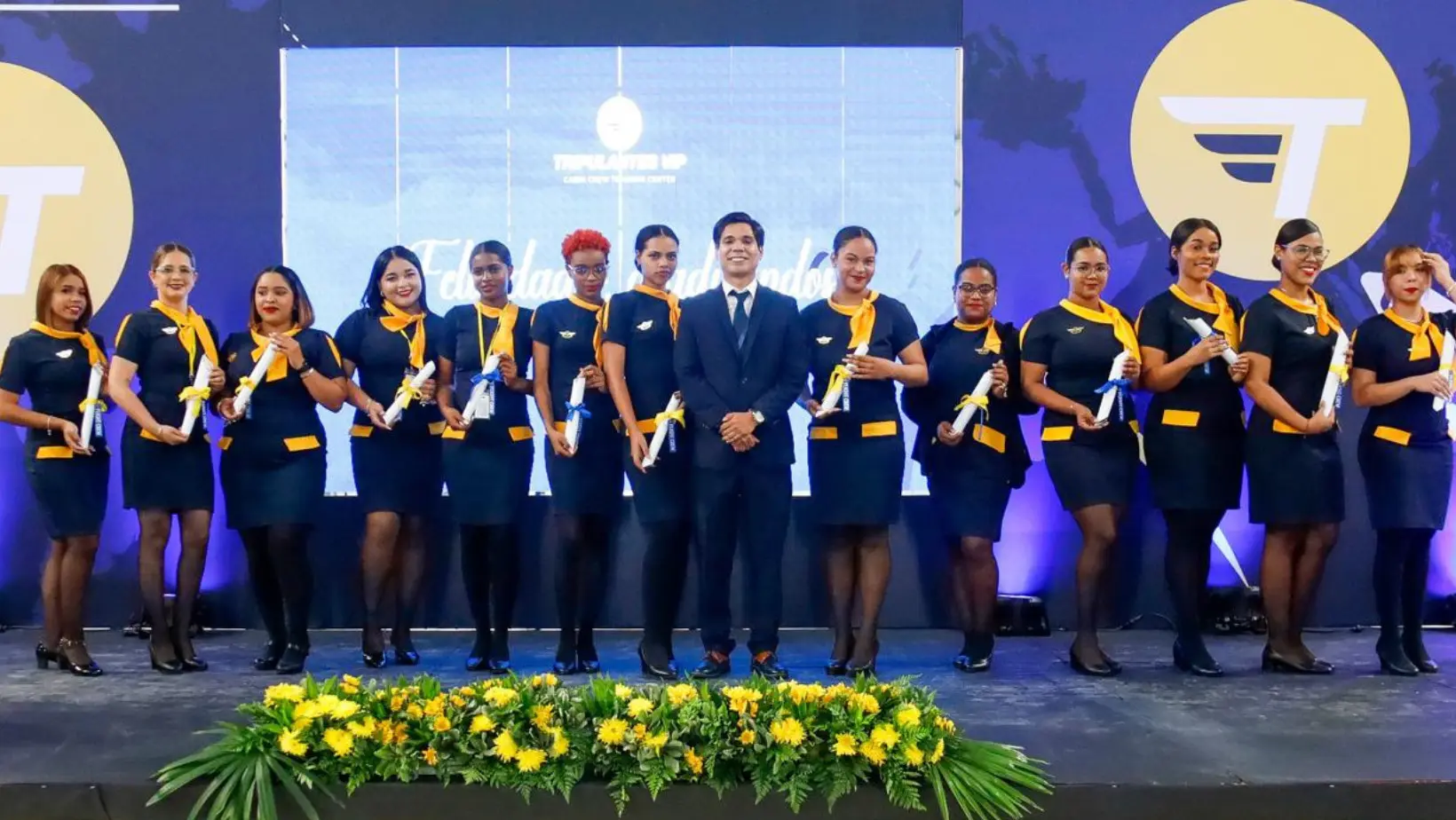 Centro Aeronáutico Tripulantes VIP celebra investidura