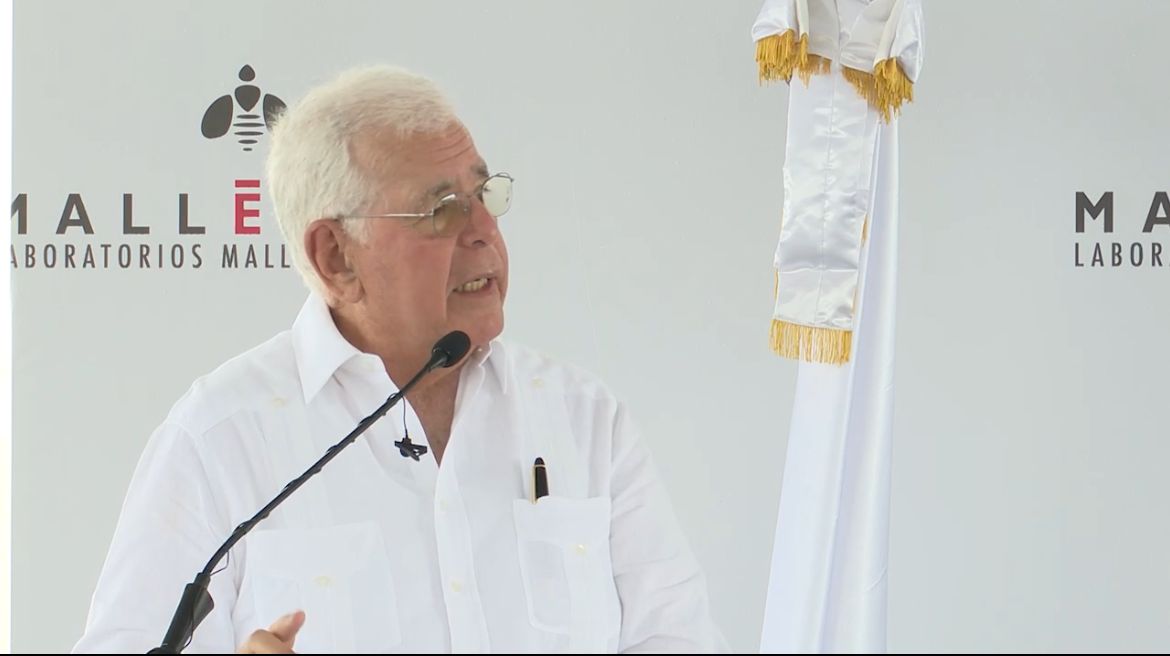 Abinader asiste apertura nueva planta de Laboratorios Mallén