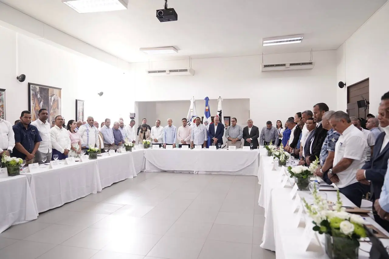 Liga Municipal y Fedomu continúan capacitación alcaldes electos