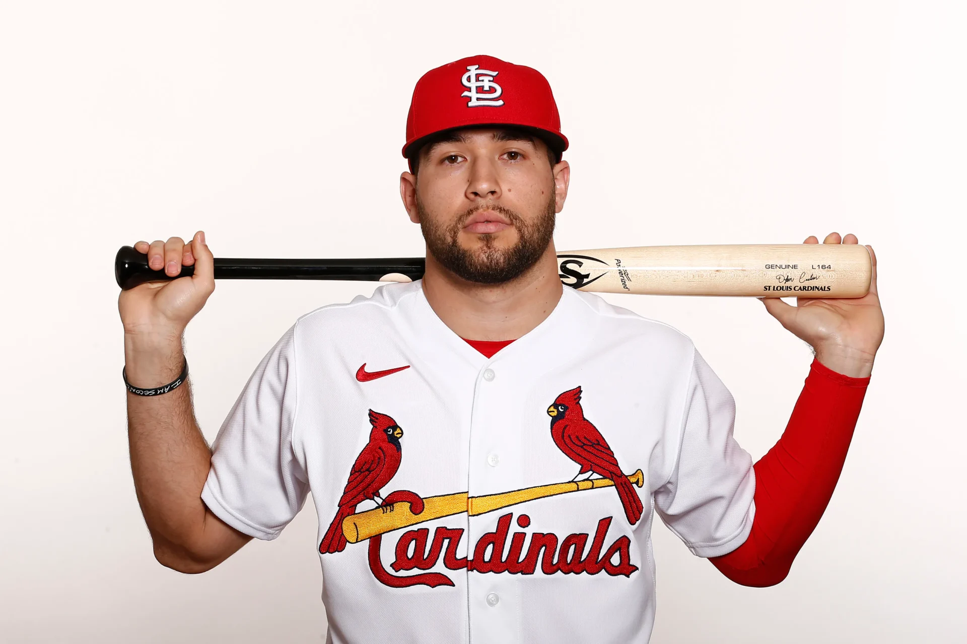 Dylan Carlson iniciará en la lista de lesionados