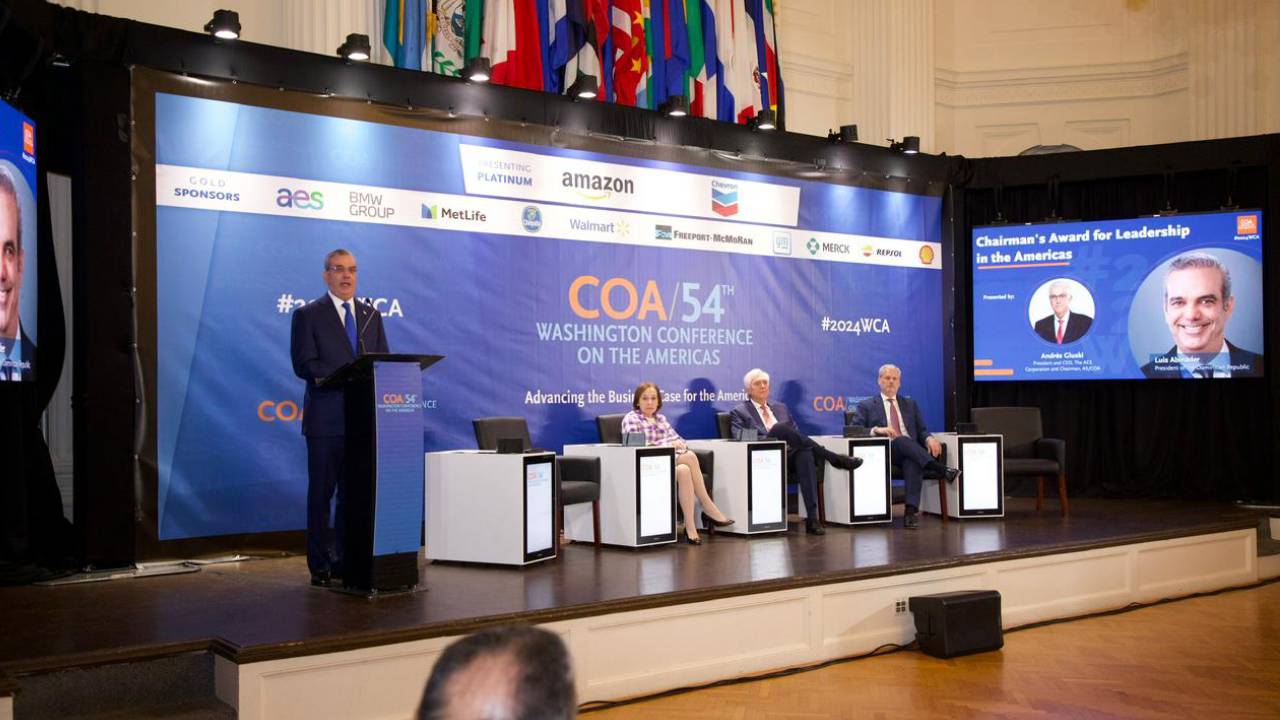 El Presidente Luis Abinader recibe el Chairman's Award