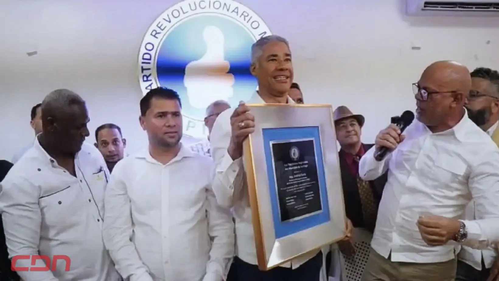 Reconocen liderazgo de Andrés Cueto en el PRM