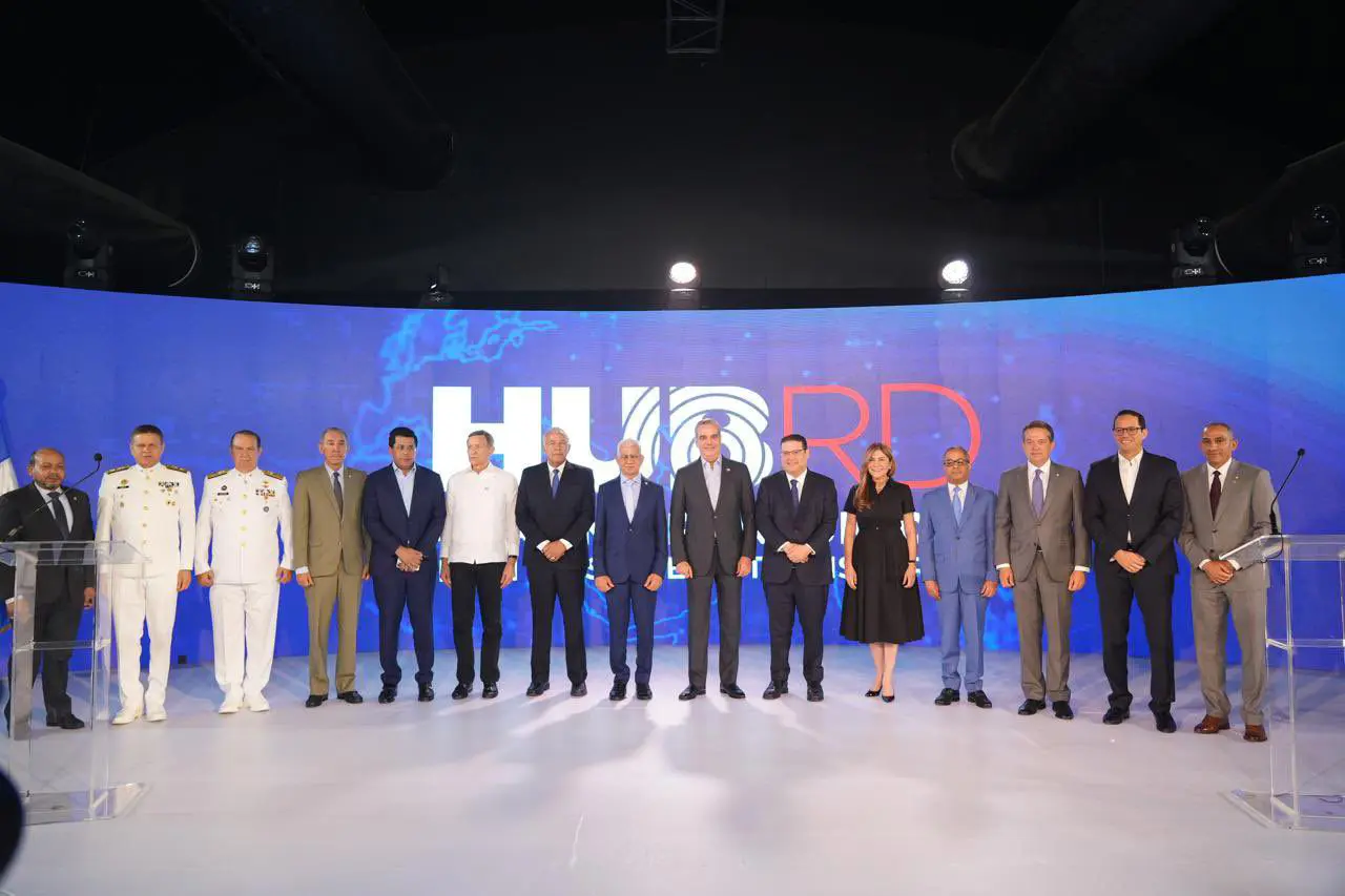 Abinader afirma RD se convierte en una “nación logística”