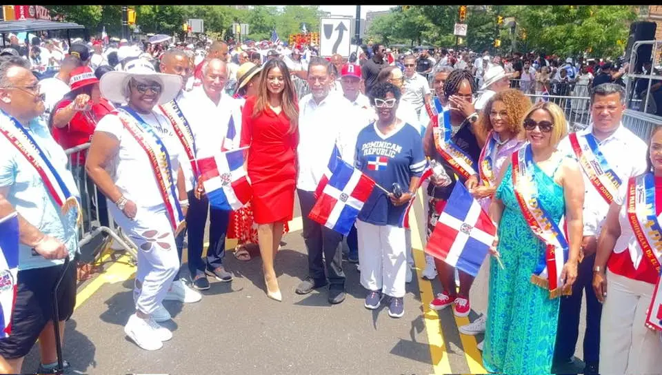 Celebran Gran Parada Dominicana en Bronx