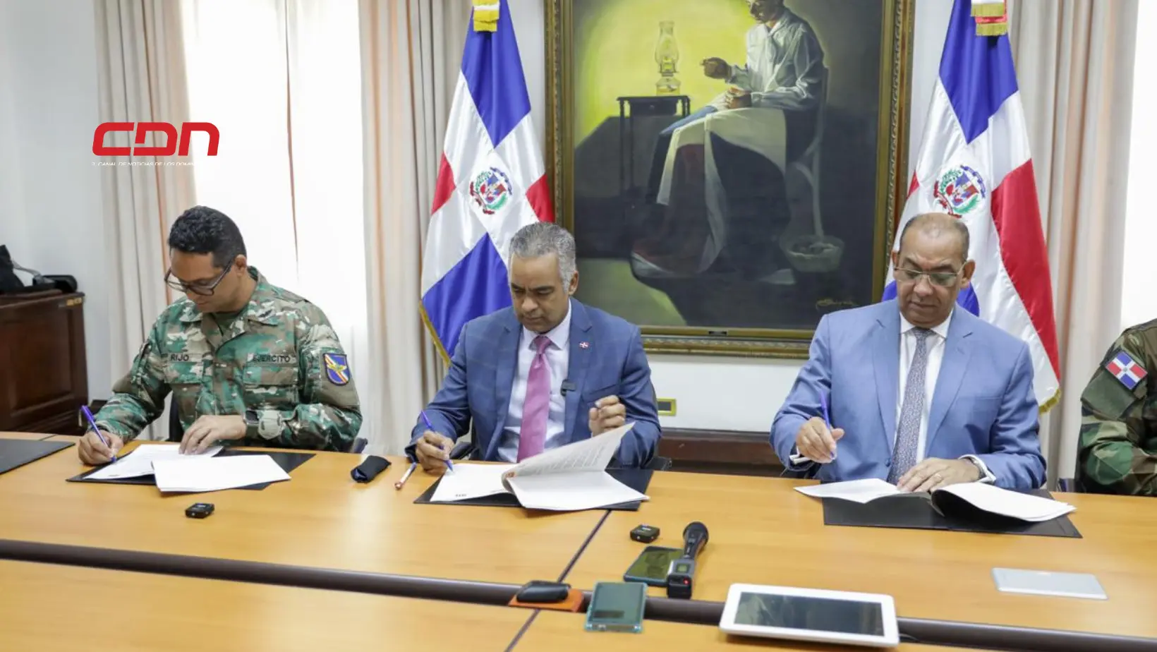 Firman acuerdo para mejorar la seguridad vial en RD