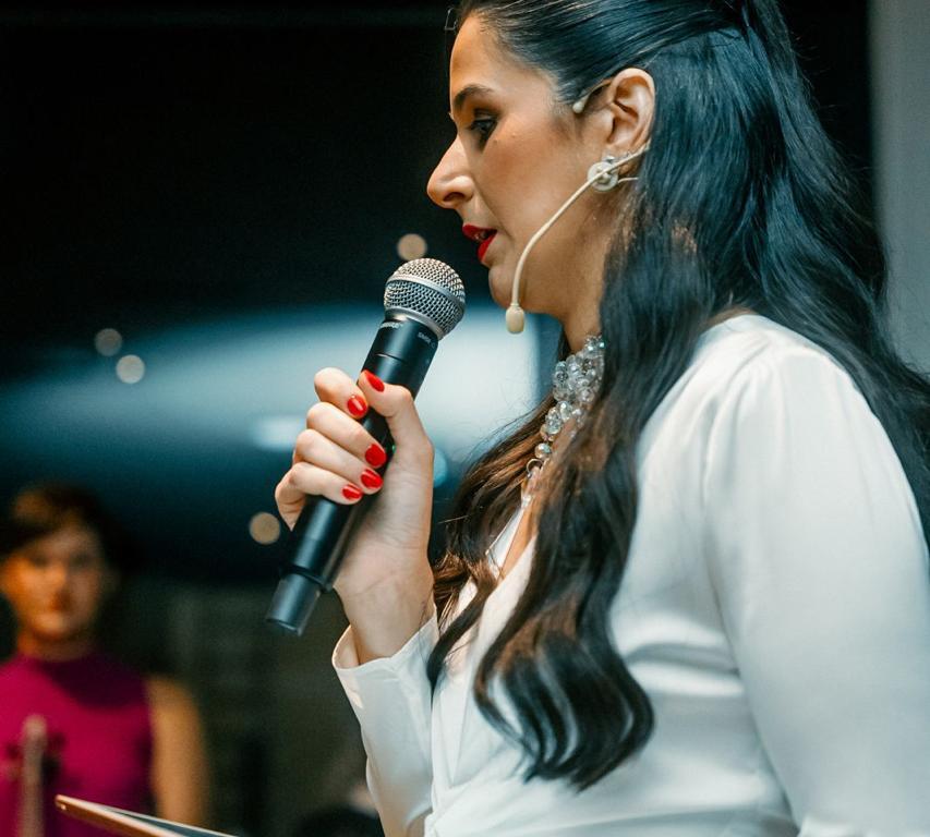 Carla Soto presenta su nuevo proyecto poético "Coesia"