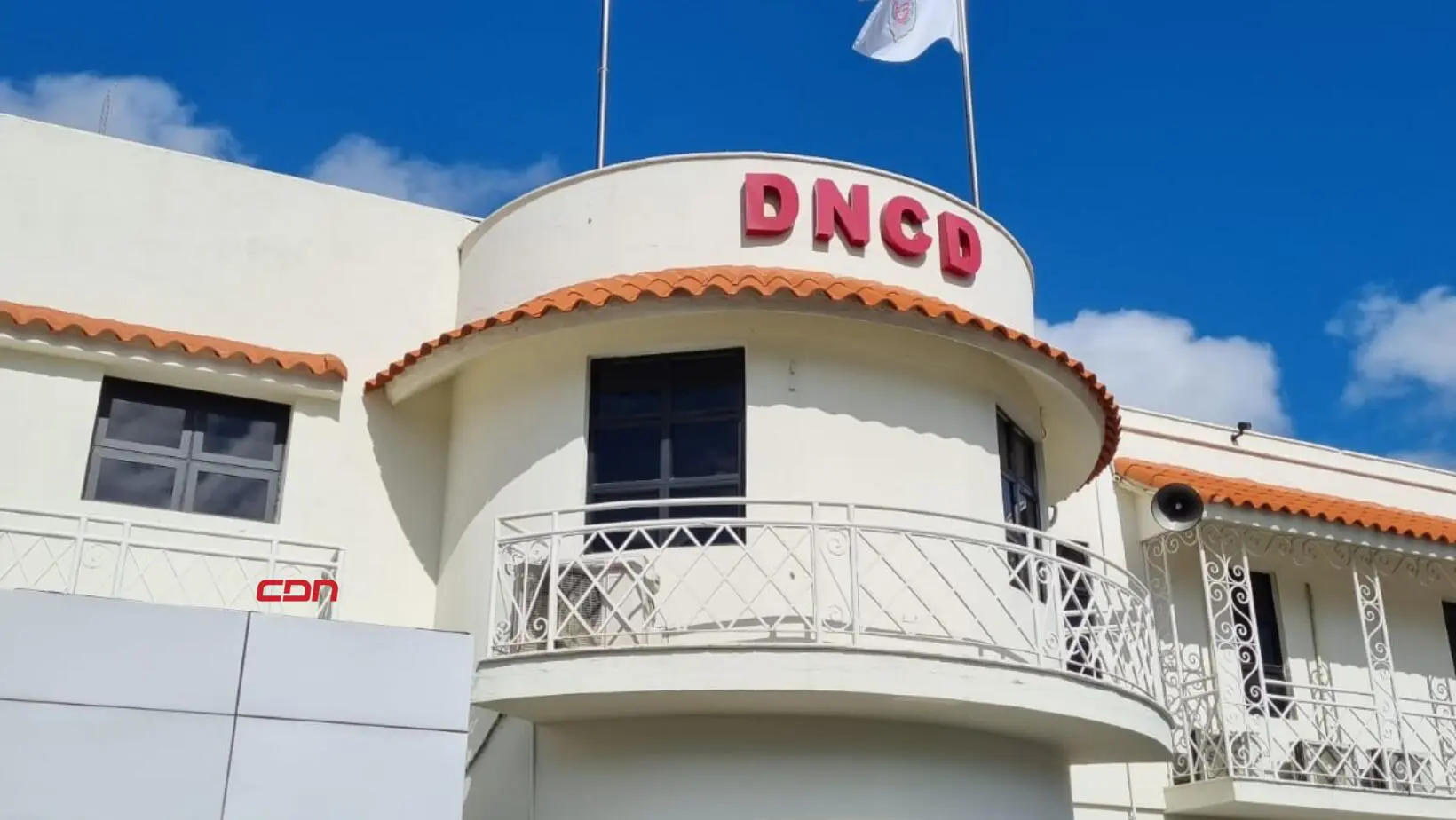 DNCD impone sanciones disciplinarias a agente por maltrato verbal