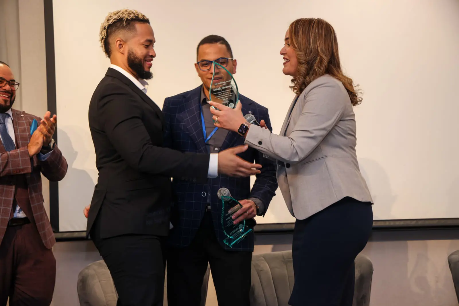 Youtuber dominicano El Ray Studios reconocido en EE.UU