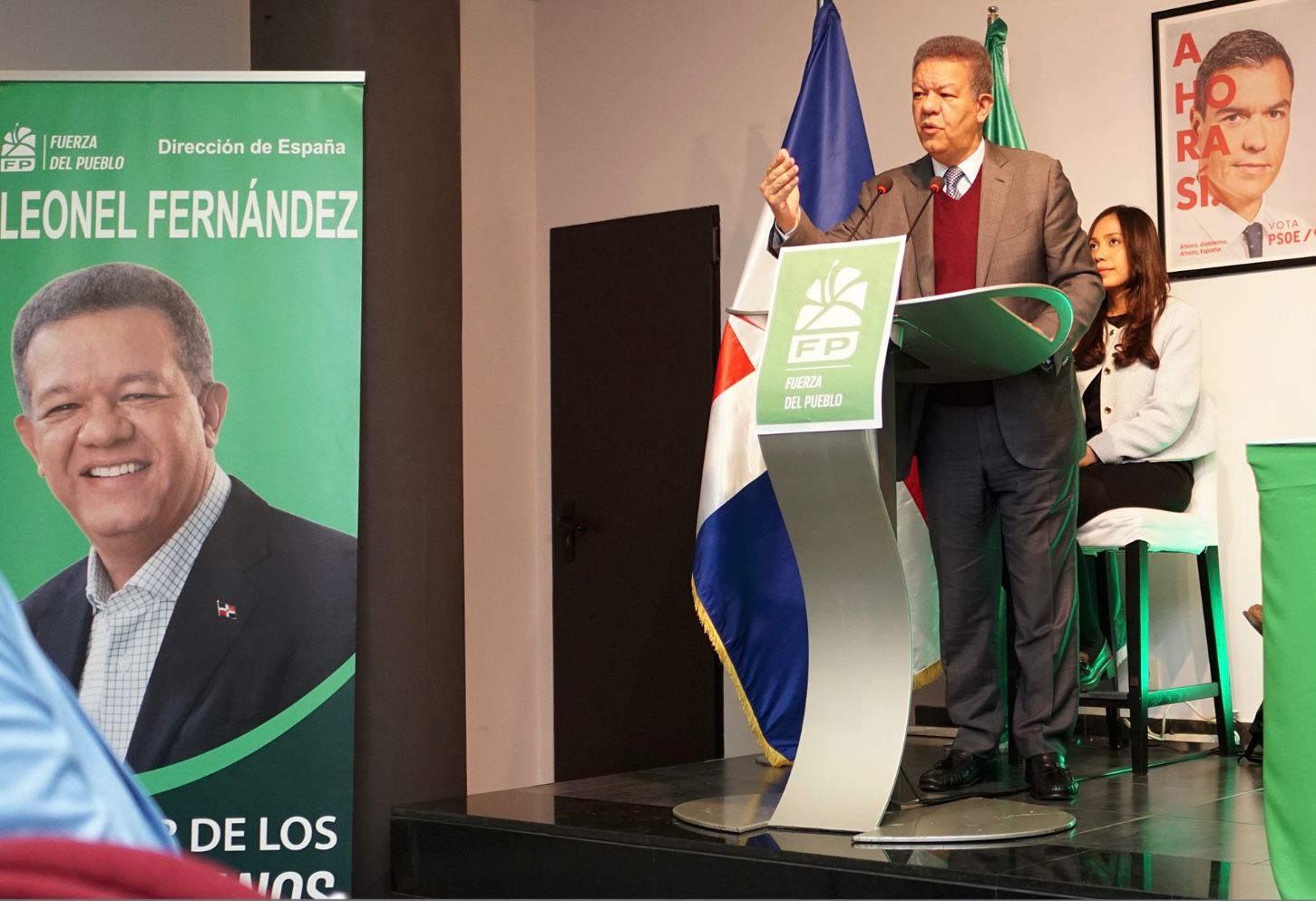 Leonel Fernández reúne dirigentes Fuerza del Pueblo en España