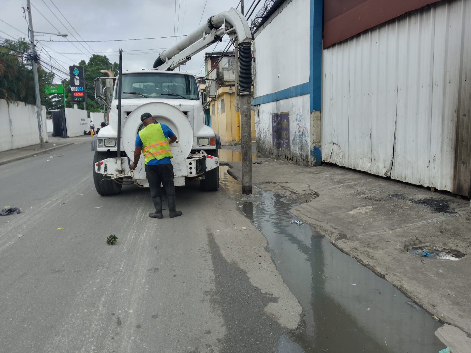 Alcaldía del Distrito Nacional amplía limpieza de imbornales