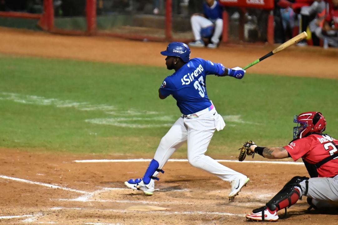 Michael De León: "En el Licey mantenemos la cabeza en alto"