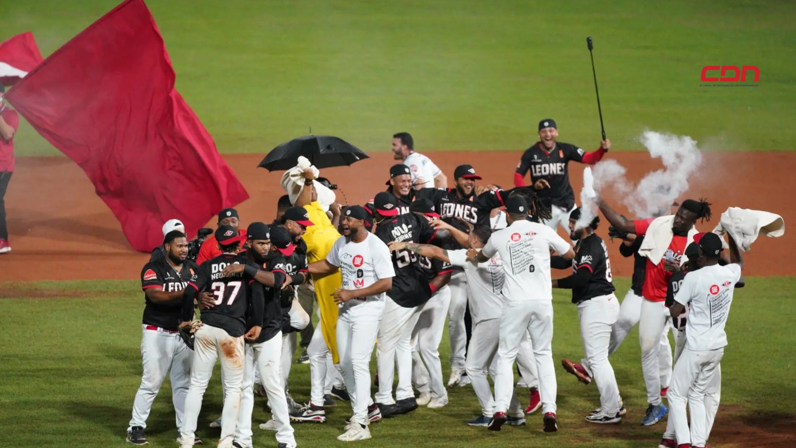 Leones del Escogido vencen a los Tigres del Licey 4-1