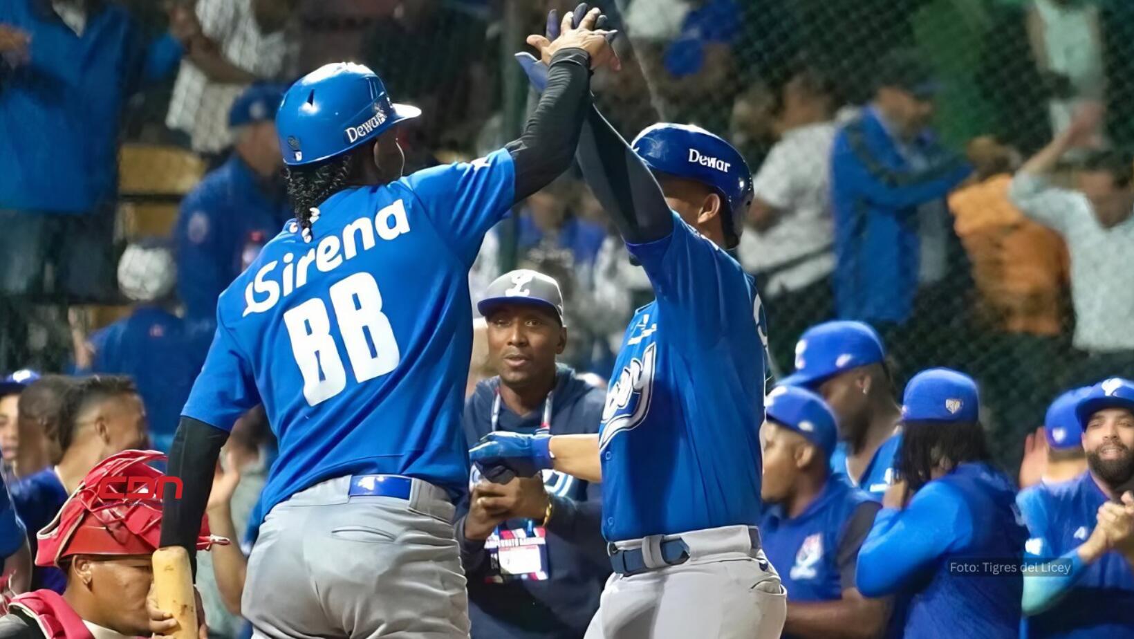 Tigres del Licey vencen a los Leones del Escogido 7-4
