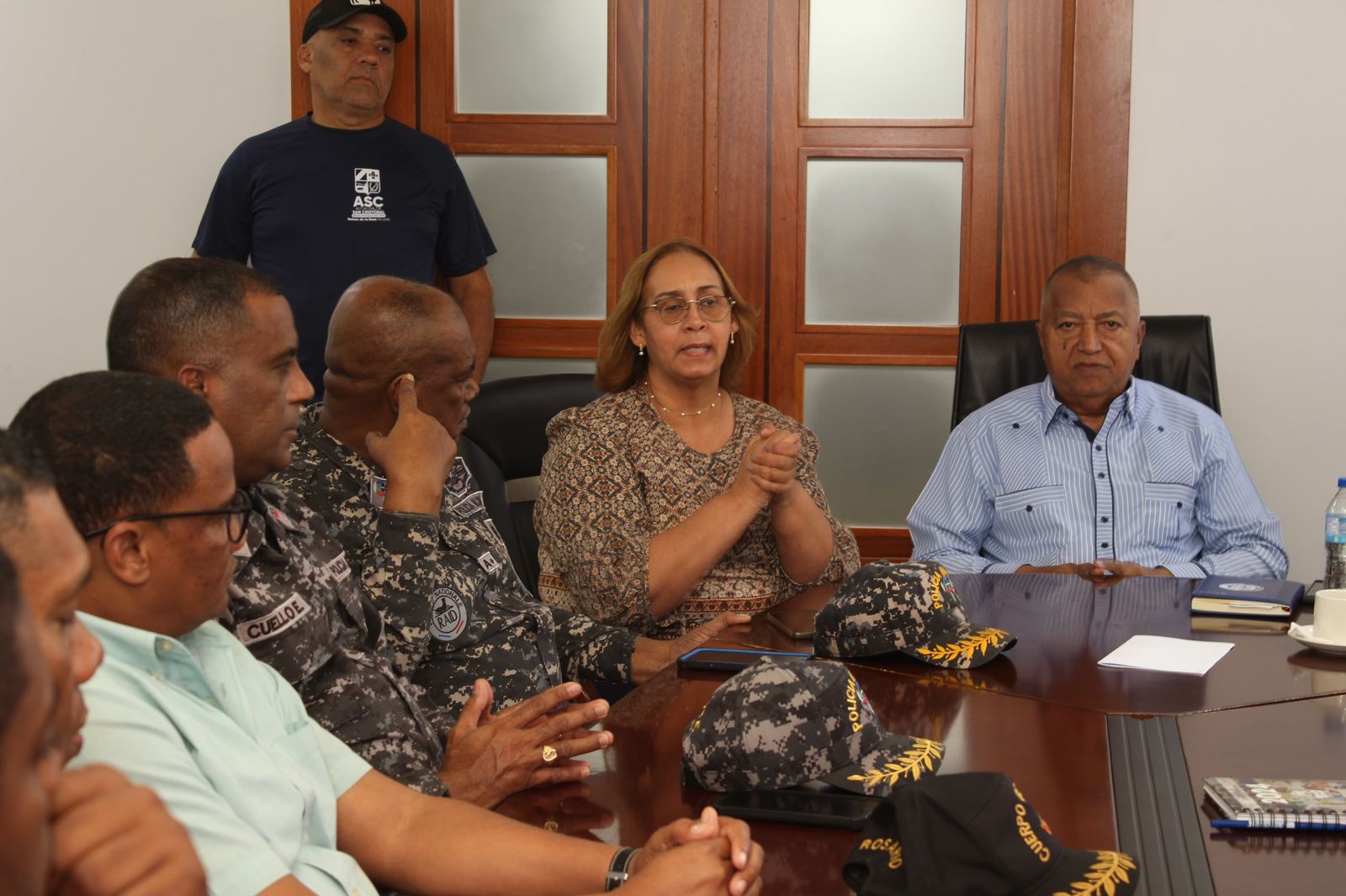 Alcalde Nelson de Rosa sostiene reunión para organizar Carnaval