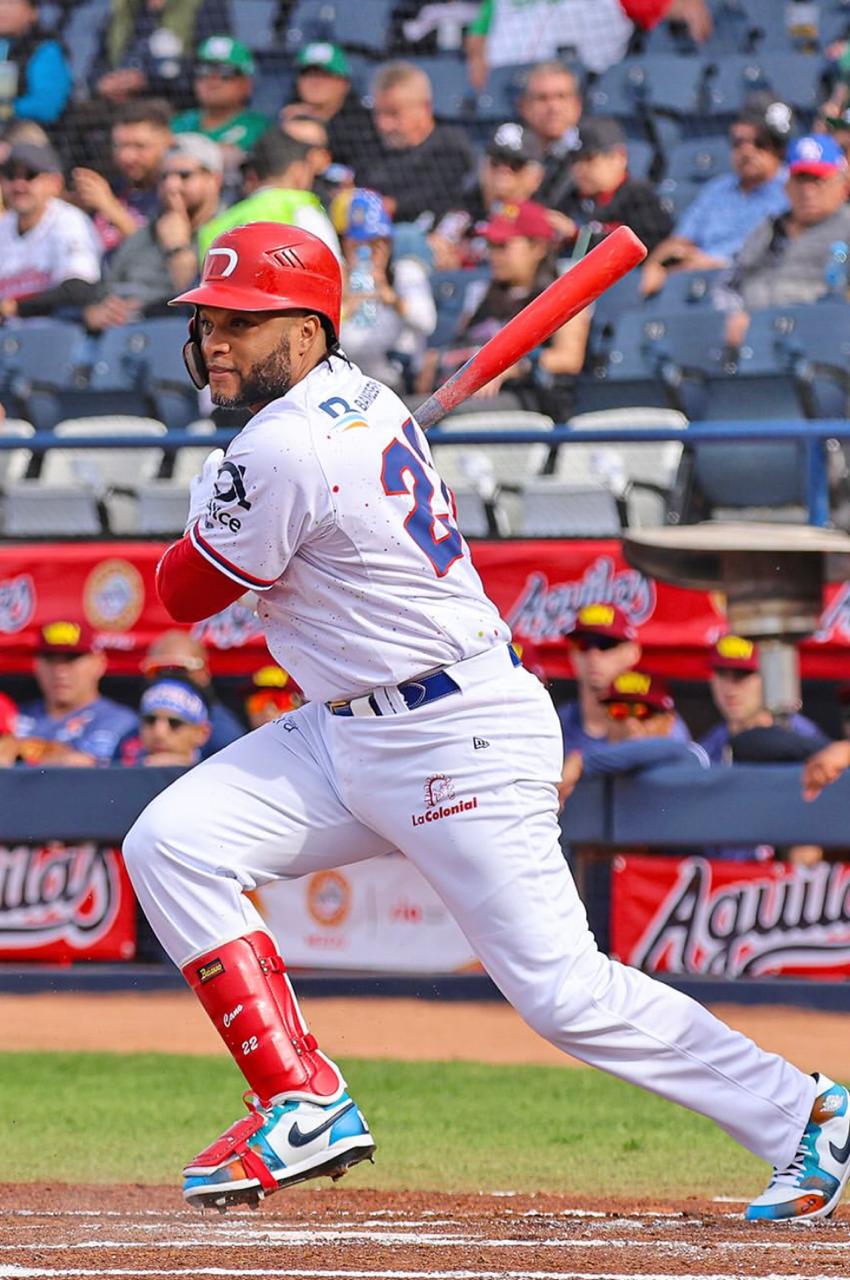 Robinson Canó se convierte en el jugador activo