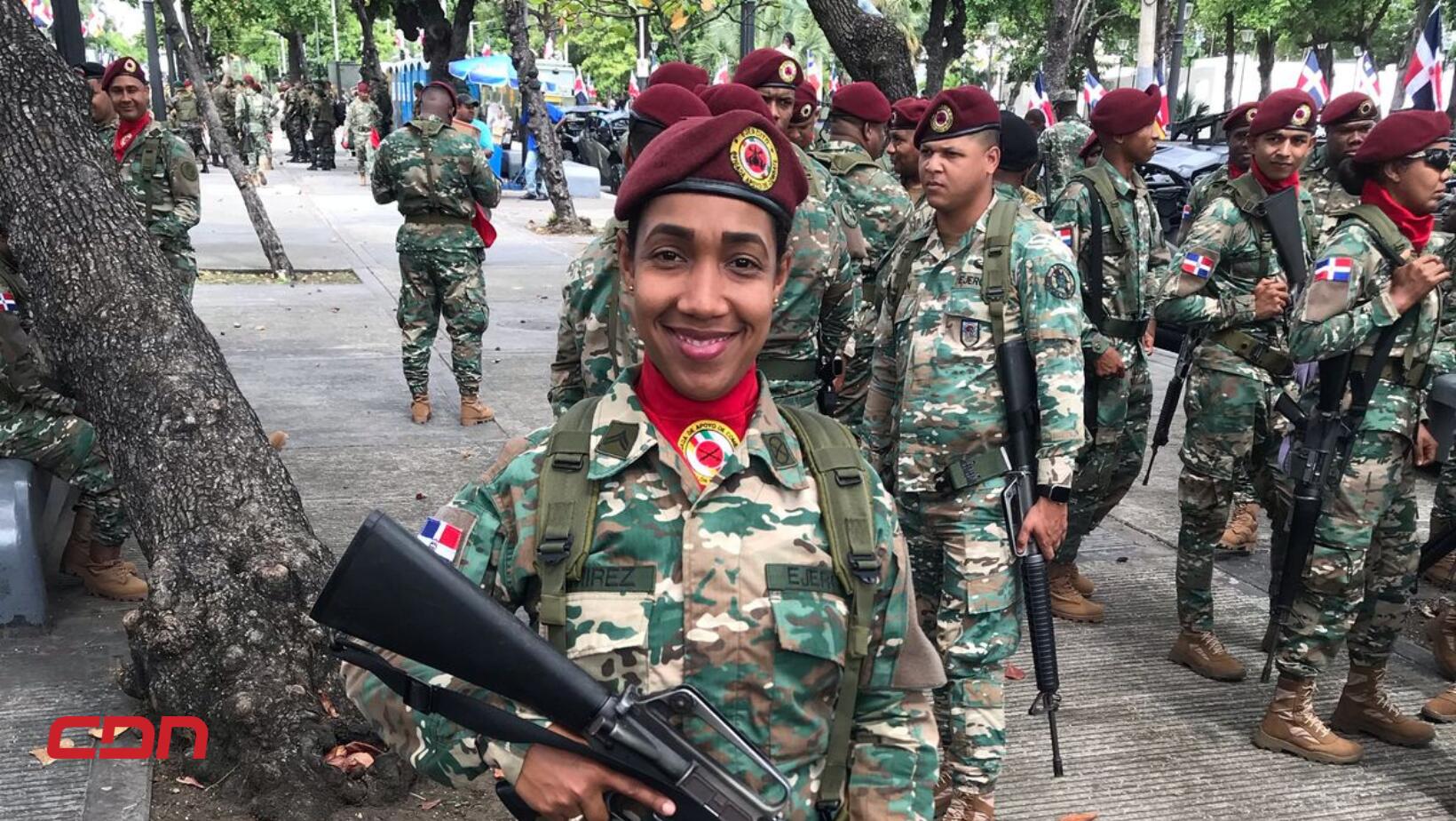 Yafreisi Ramírez: Orgullo de Hato Mayor en Desfile Militar y Policial