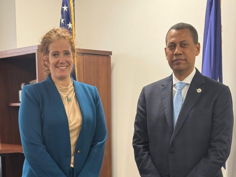Presidente del Indotel se reúne con subsecretaria adjunta de EEUU