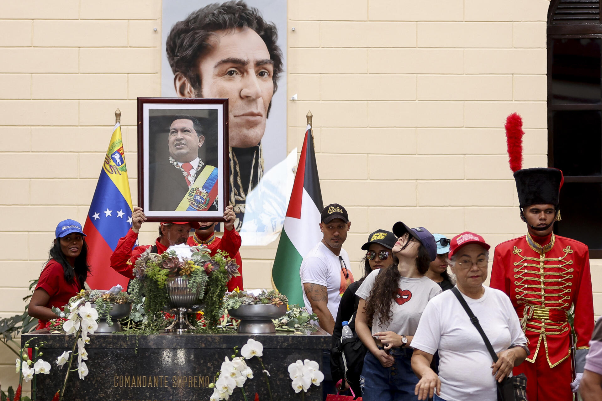 Rinden homenaje a Hugo Chávez tras 12 años de su muerte