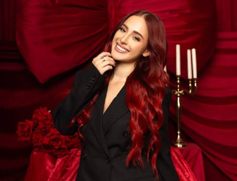 Cómo Nicolle Figueroa destaca en redes sociales