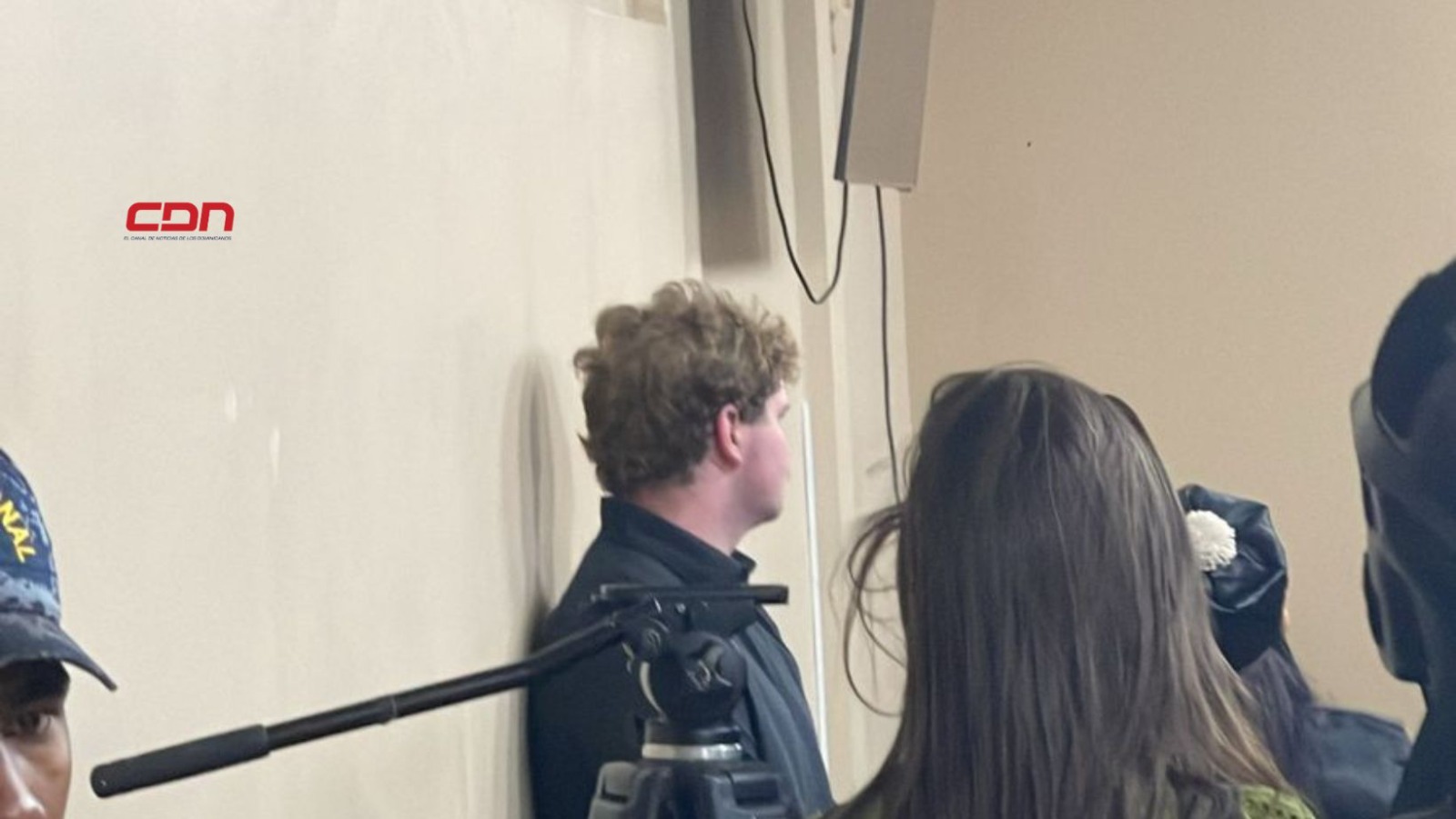 Joshua Ribe narra en tribunal que policías lo vigilan 24 horas al día