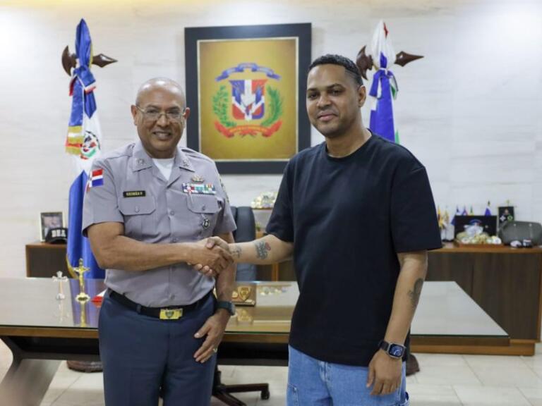 Director de la Policía Nacional y Santiago Matías se reúnen