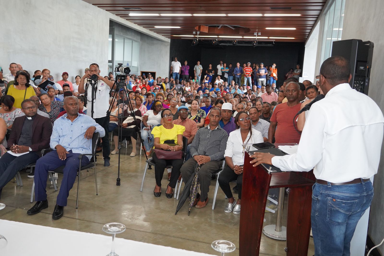 Gobierno inicia proyecto de titulación en Sabana Perdida Sur