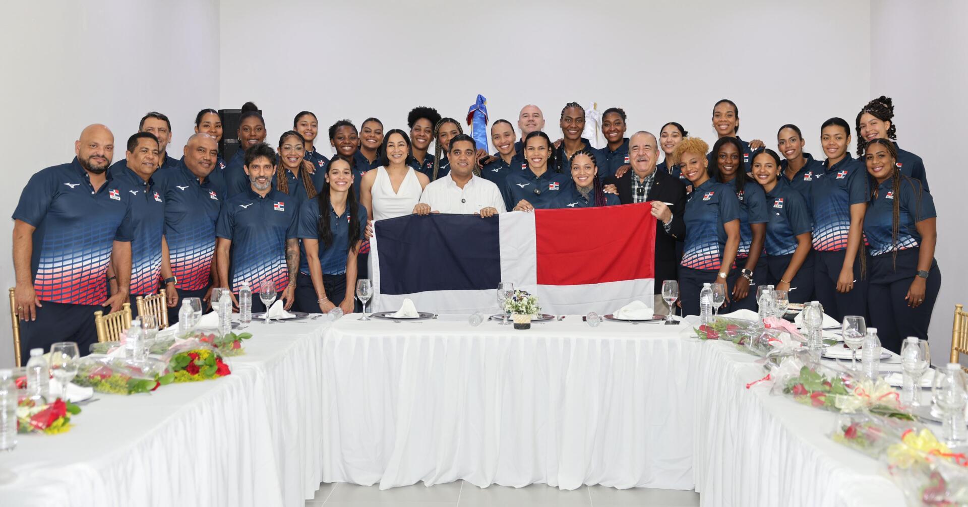 Reinas del Caribe y Cristobal Marte valoran apoyo del ministro