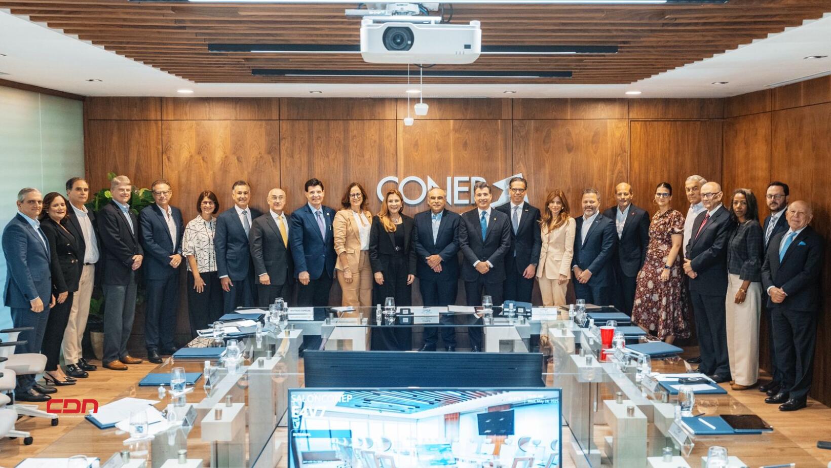 Carolina Mejía presenta su visión de país a directivos del Conep