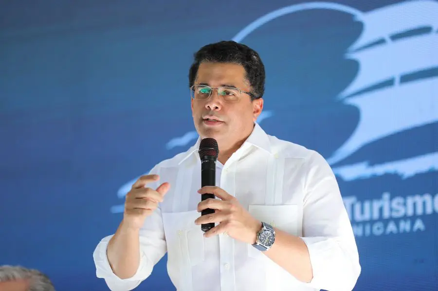 David Collado anuncia vuelos Panamá a Santiago y Puerto Plata