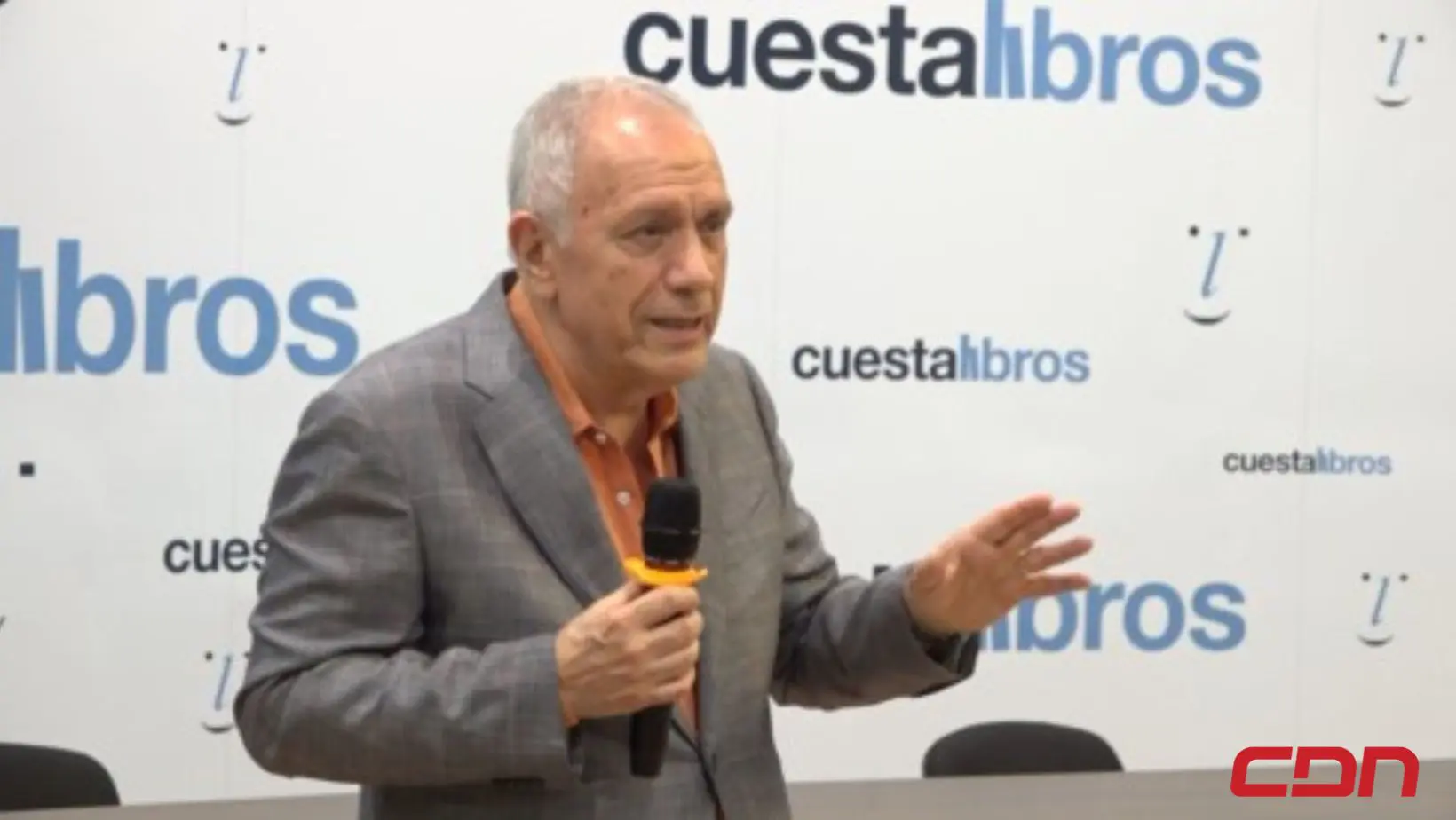 Germán Blanco presenta en Santiago su libro