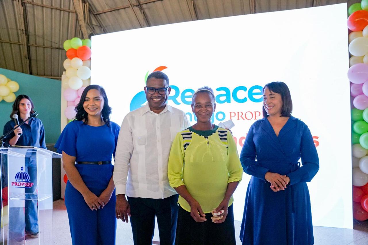 Propeep presenta programa dirigido a vendedores informales