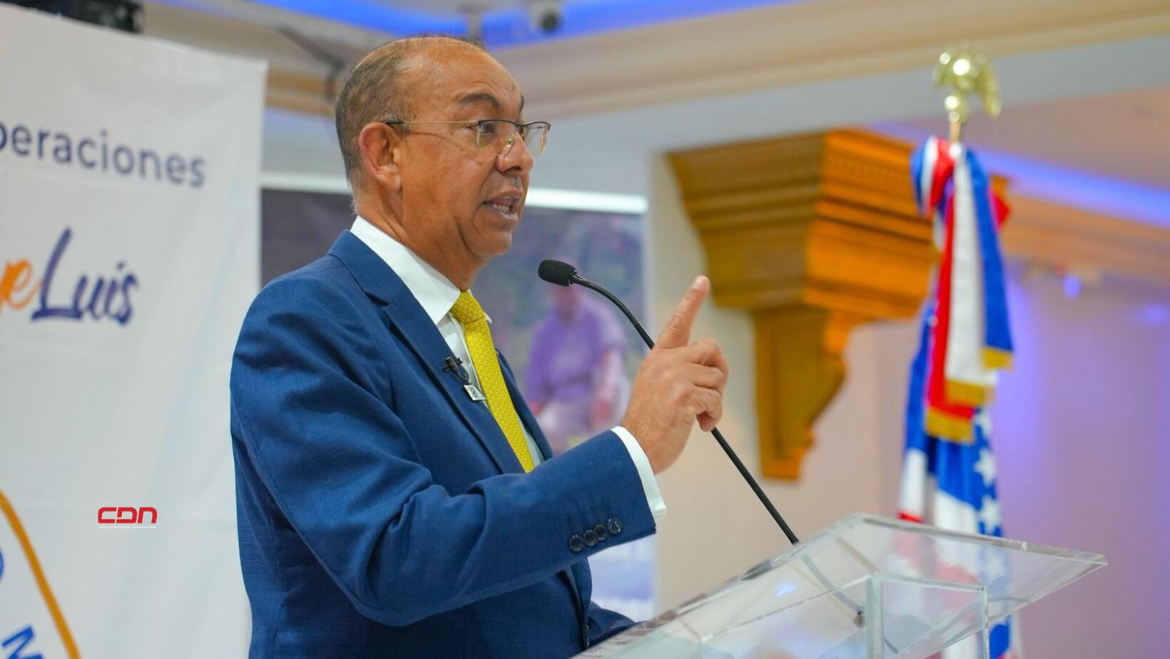 Deligne valora aportes de la comunidad dominicana en EE. UU.