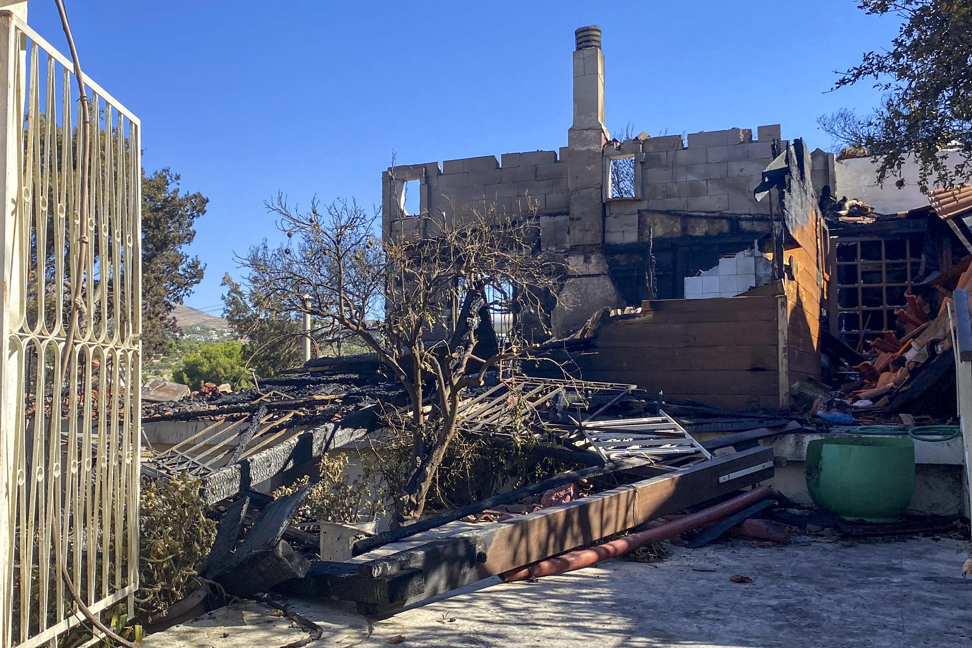 Controlado el incendio en Creta