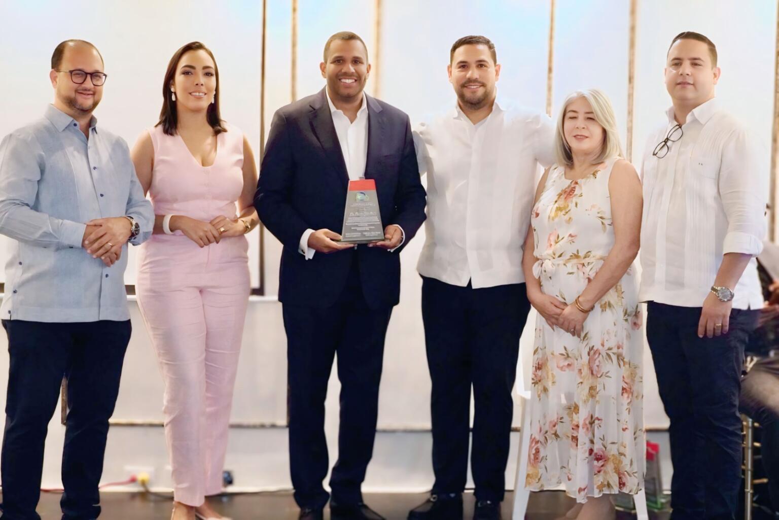 Asodagrim reconoce a Efrén Cuello