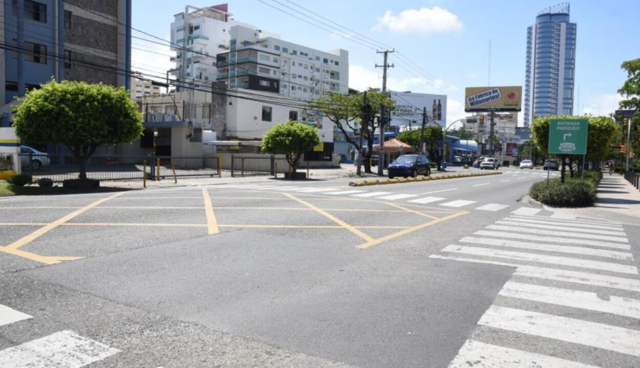 Dicen Gobierno improvisa veto giro a la izquierda en Av. Tiradentes