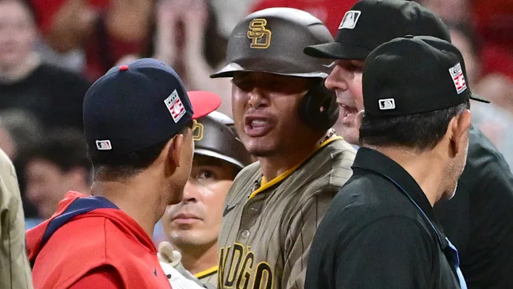 Manny Machado, Willson Contreras y Jon Jay en el centro del caos