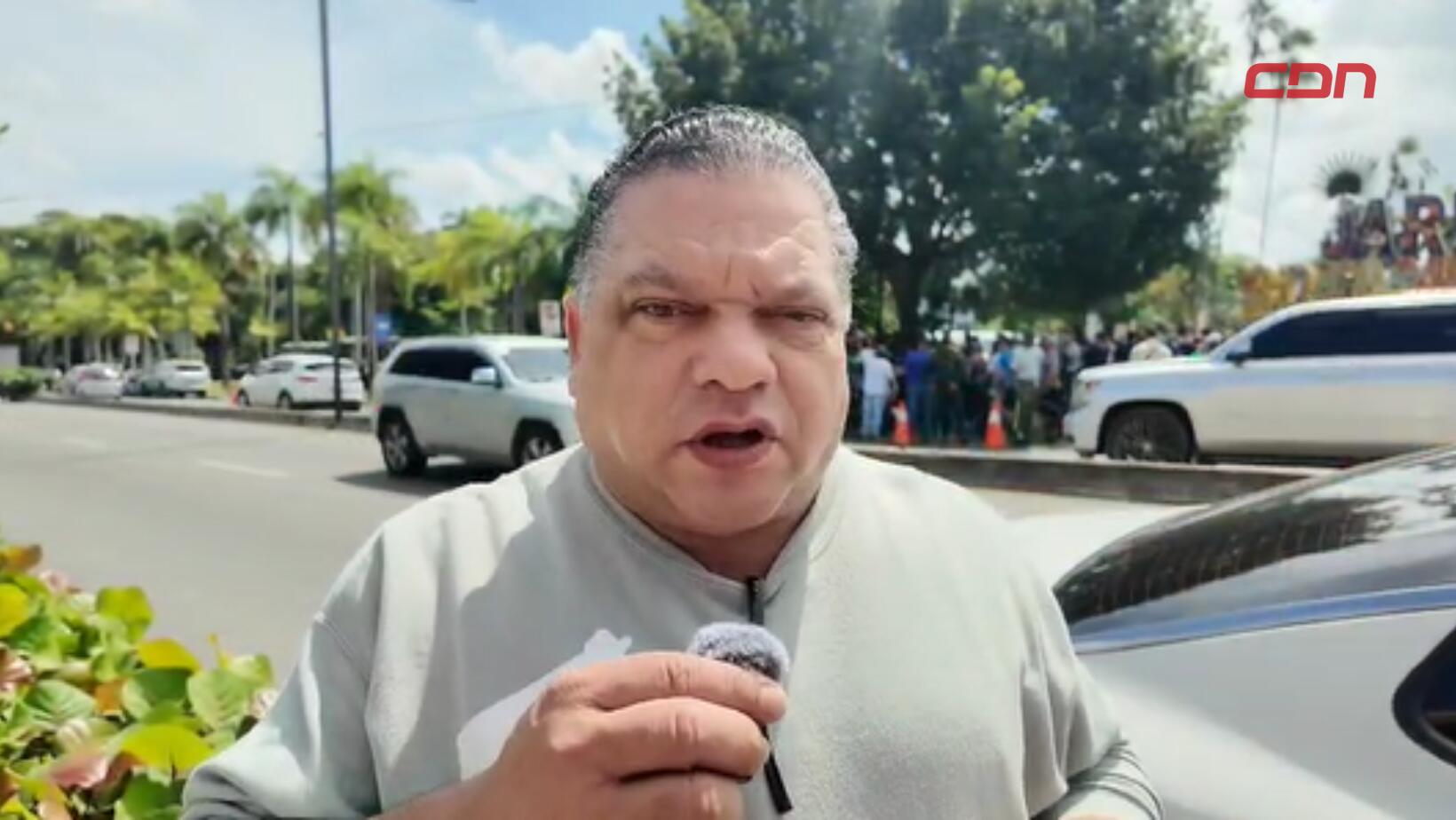 Mario Díaz advierte sobre posible intervención en Jardín Botánico